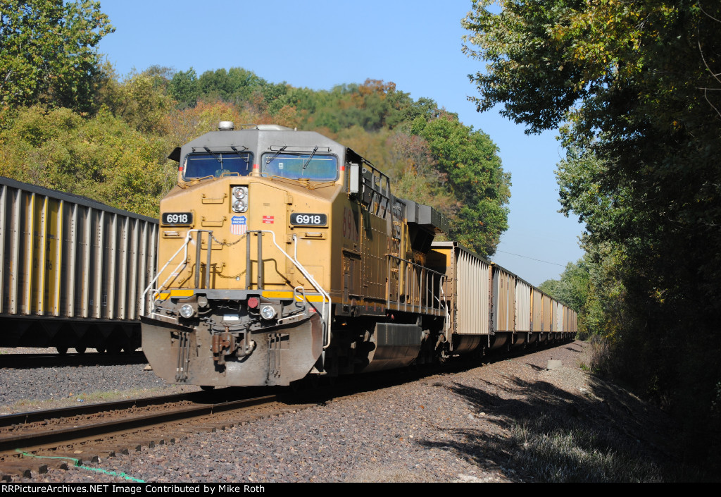 Union Pacific 6918 pushes west for more coal.